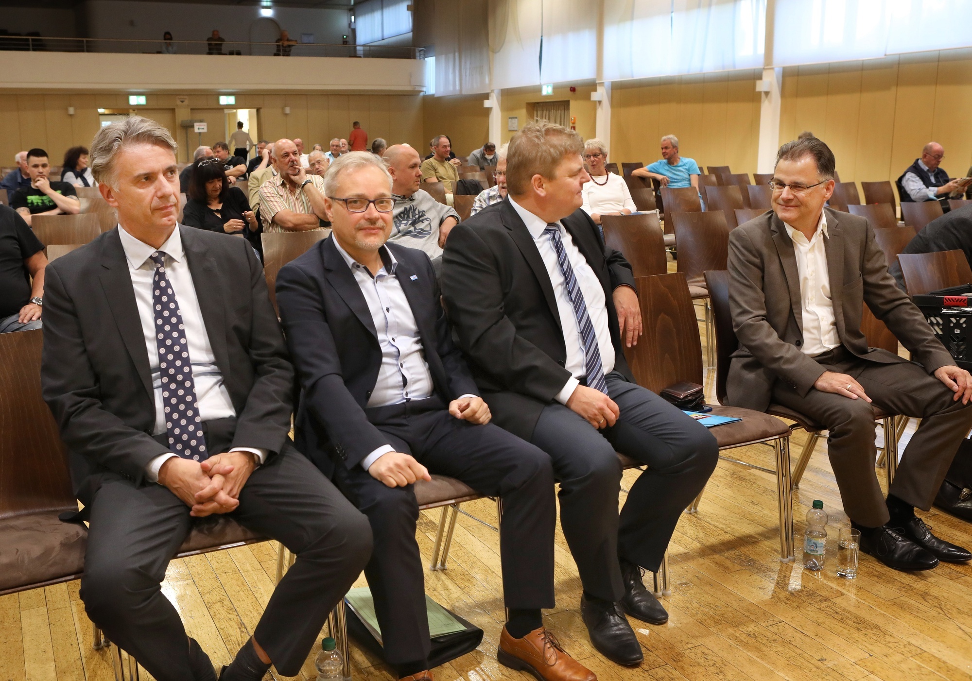 Die AfD in Urbach: Marc Jongen warnt vor der Abschaffung von ...