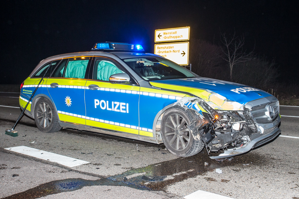 Schwerer Unfall mit Streifenwagen: Zwei Verletzte - Polizeibericht Rems-Murr-Kreis ...