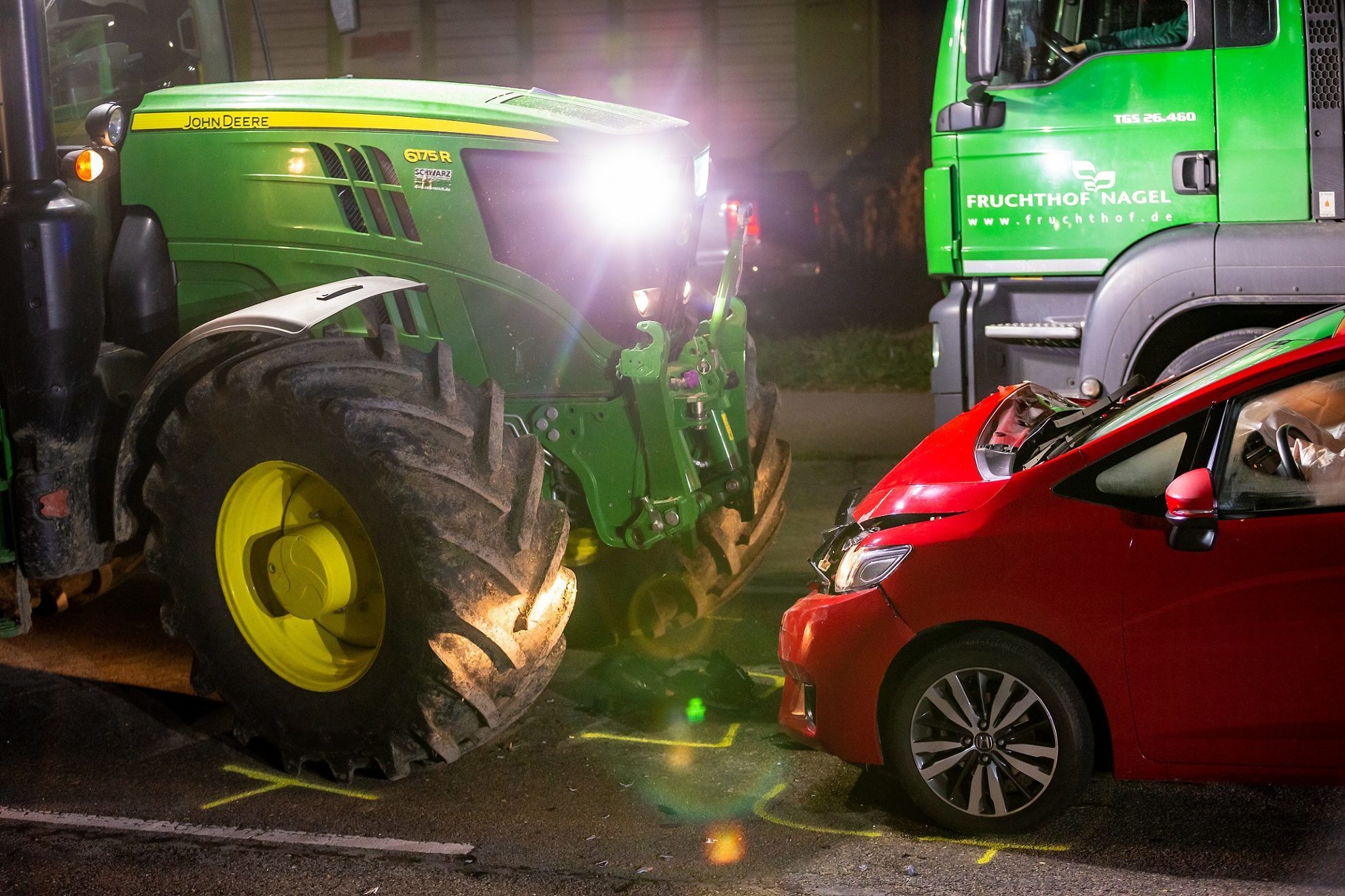 Update: Betrunkener Autofahrer übersieht Traktor - Polizeibericht Rems-Murr-Kreis ...