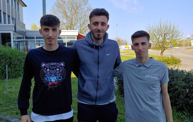 Zwillinge aus Winterbach träumen vom Profifußball - Sport-News aus dem ...