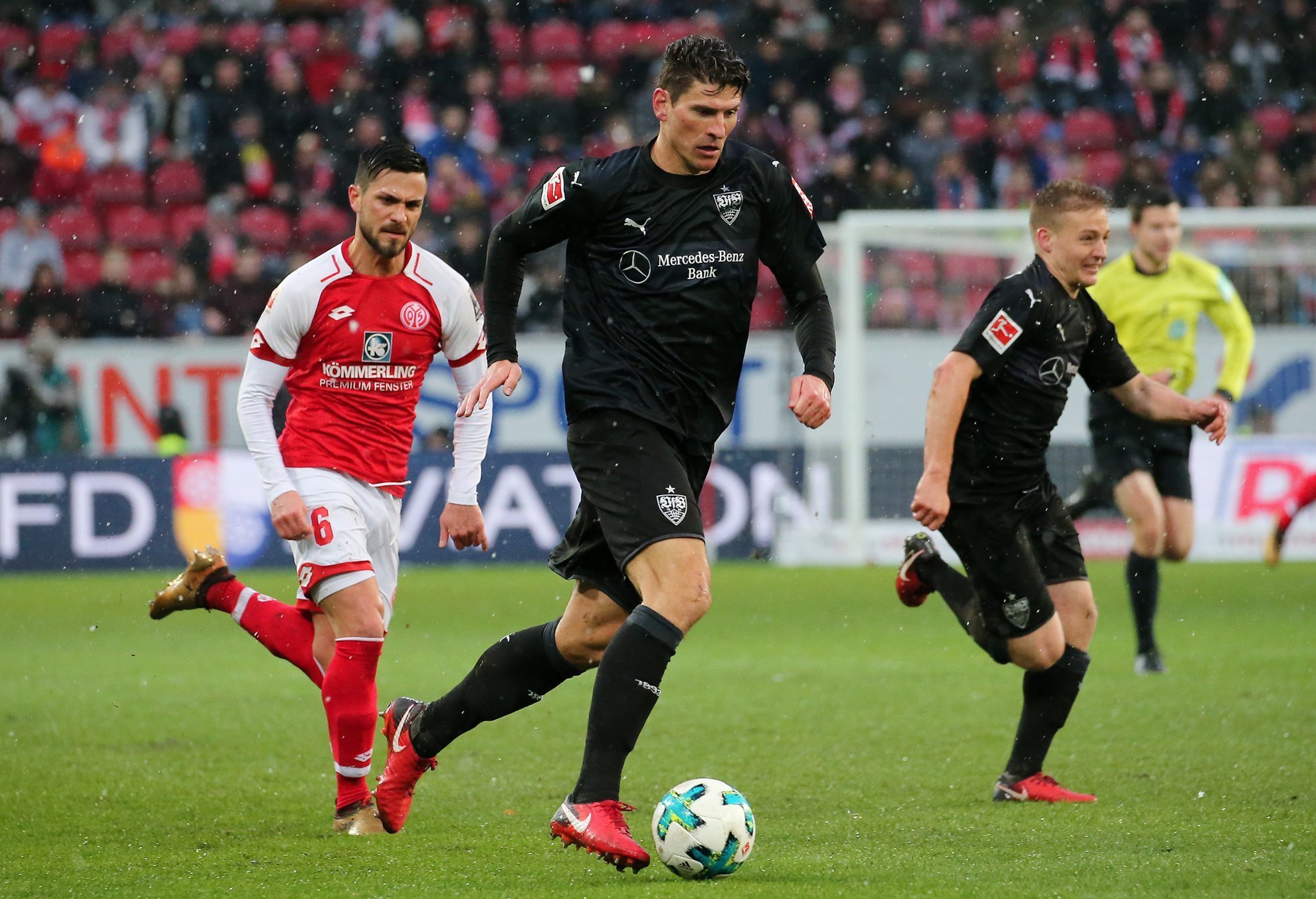 Sorge um Mario Gomez - News über den VfB Stuttgart - Zeitungsverlag ...