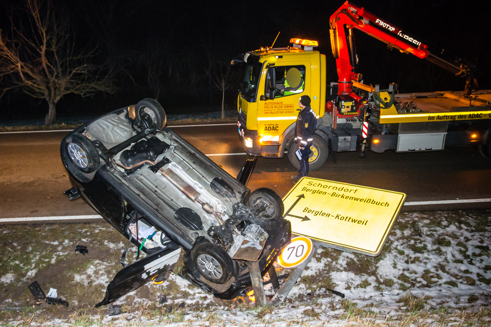 Berglen: Auto kommt von der Fahrbahn ab und überschlägt sich - Polizeibericht Rems-Murr-Kreis ...