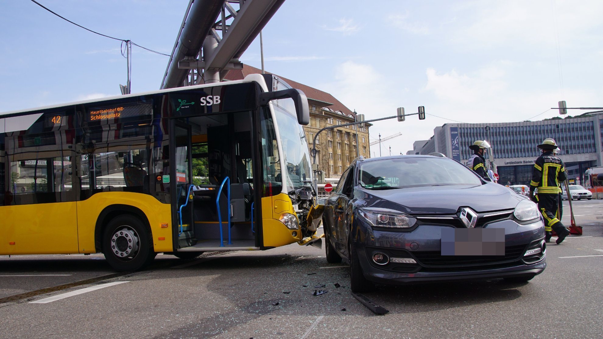 Update: Mehrere Verletzte bei Unfall mit Linienbus - Nachrichten aus Stuttgart - Zeitungsverlag ...