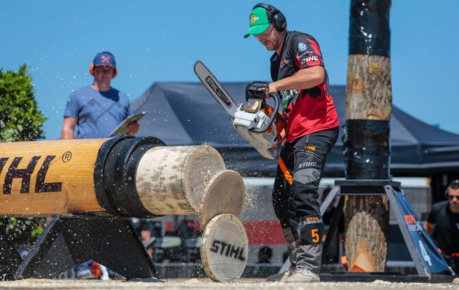 Robert Ebner gewinnt Timbersports-Auftakt - Sport-News aus dem Rems ...