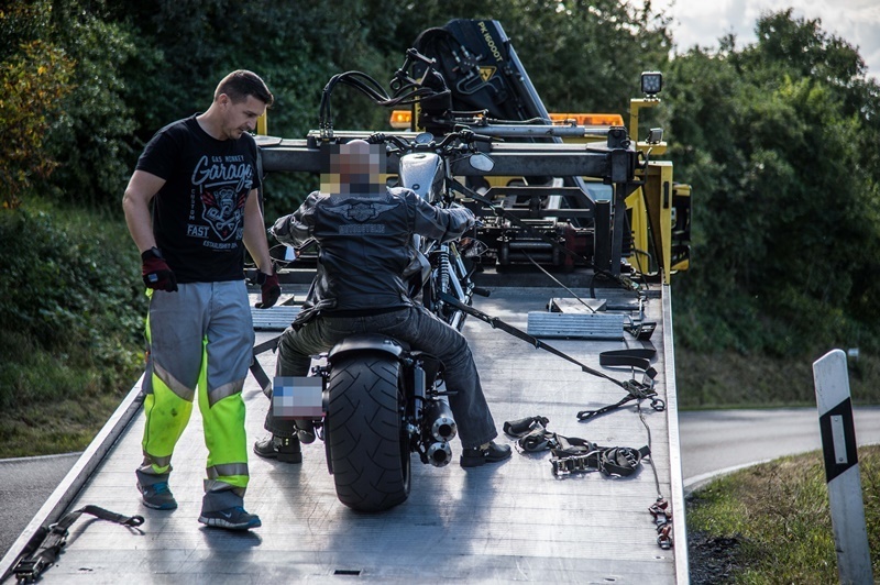 Motorradfahrerin bei Unfall schwer verletzt - Polizeibericht Rems-Murr-Kreis - Zeitungsverlag ...