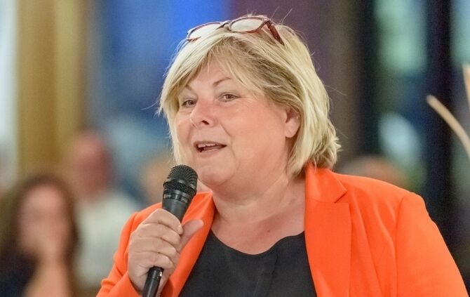 Basis-Kandidatin Brigitte Aldinger will OB in Schorndorf werden ...