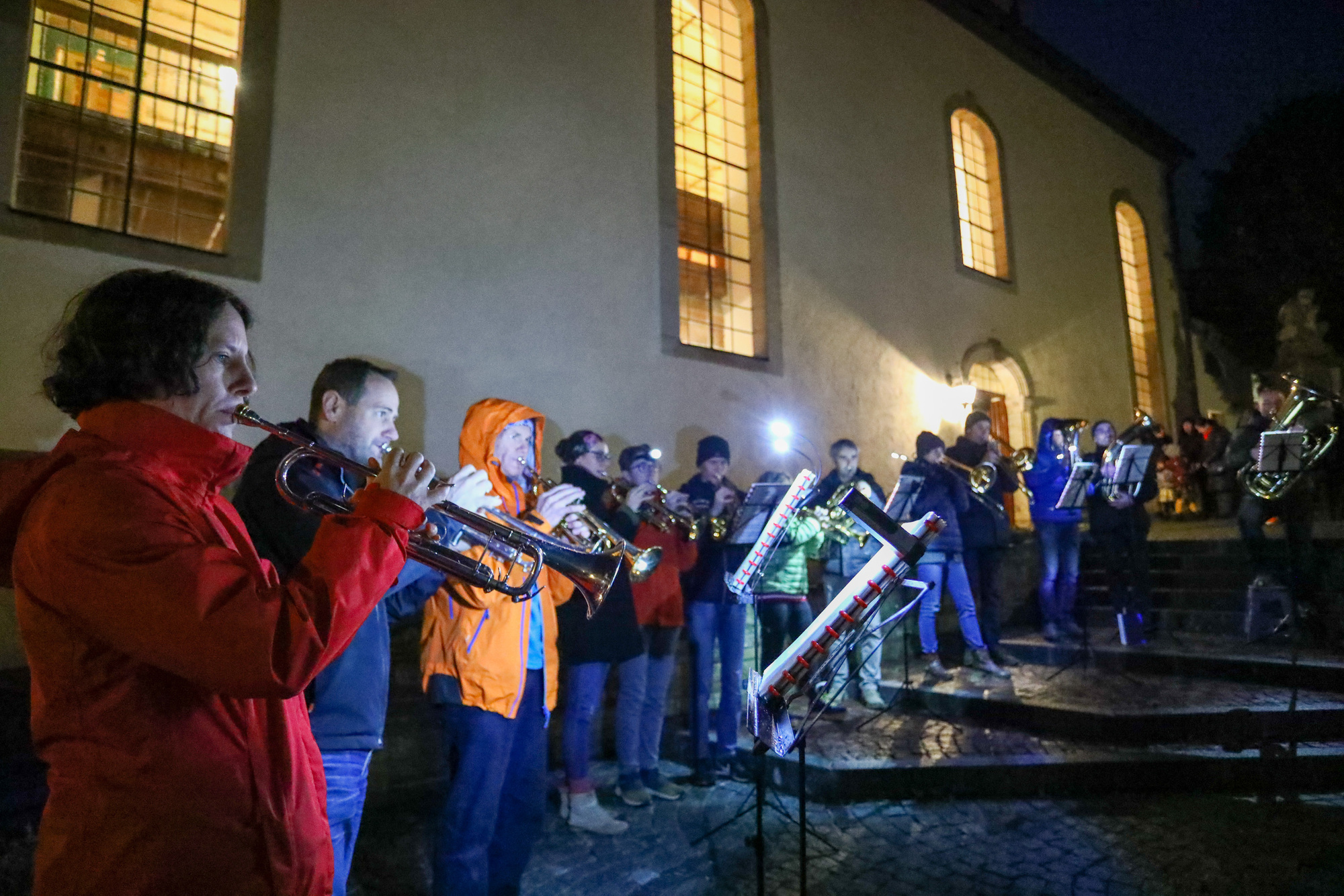 Frohe Weihnachten! Weihnachtslieder erklingen in Weinstadt-Schnait ...