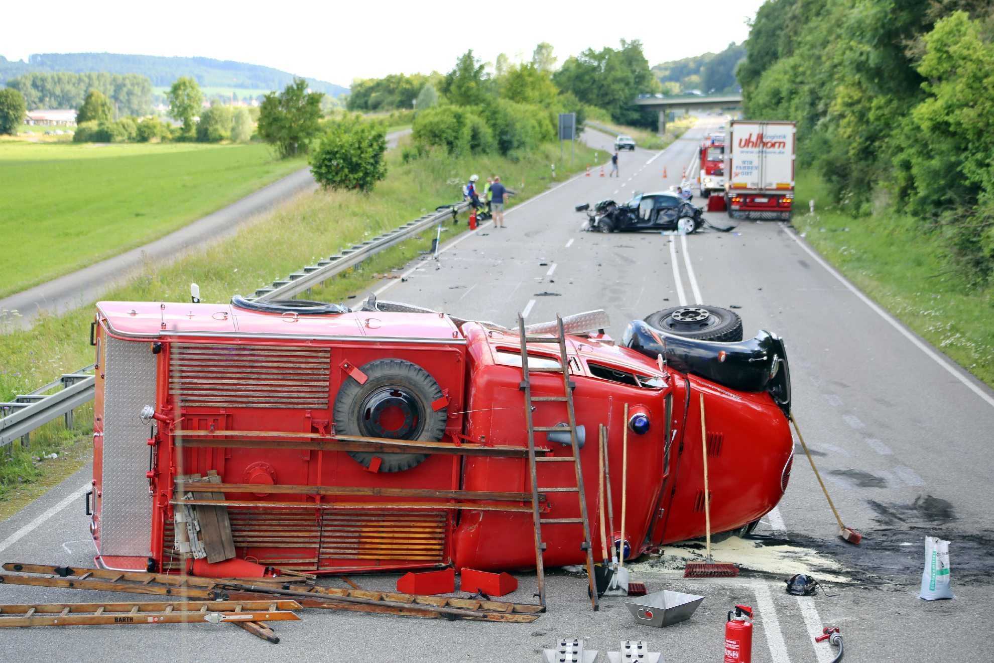 Oldtimer der Feuerwehr Waiblingen in schweren Unfall verwickelt - Polizeibericht Rems-Murr-Kreis ...