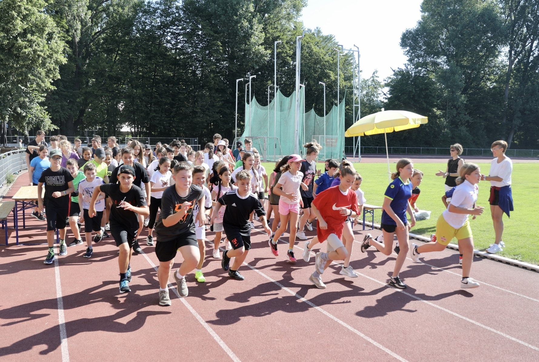 Salier-Realschule Waiblingen: Schüler erlaufen 9500 Euro für kranke ...