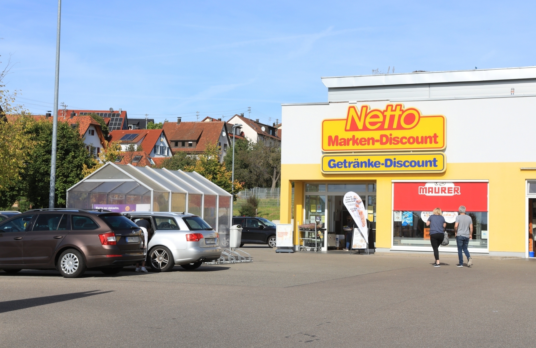 Netto in Weiler zum Stein am "Hygiene-Pranger": Vergammeltes Obst und ...