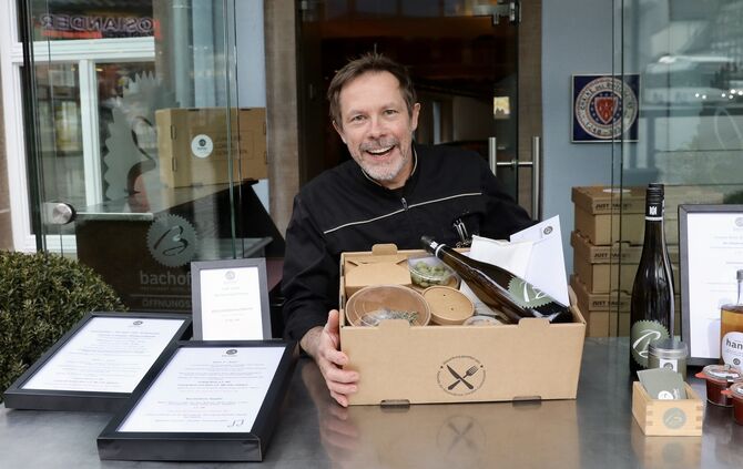 Wie spricht man die Bedienung richtig an? Sternekoch Bachofer zum ...