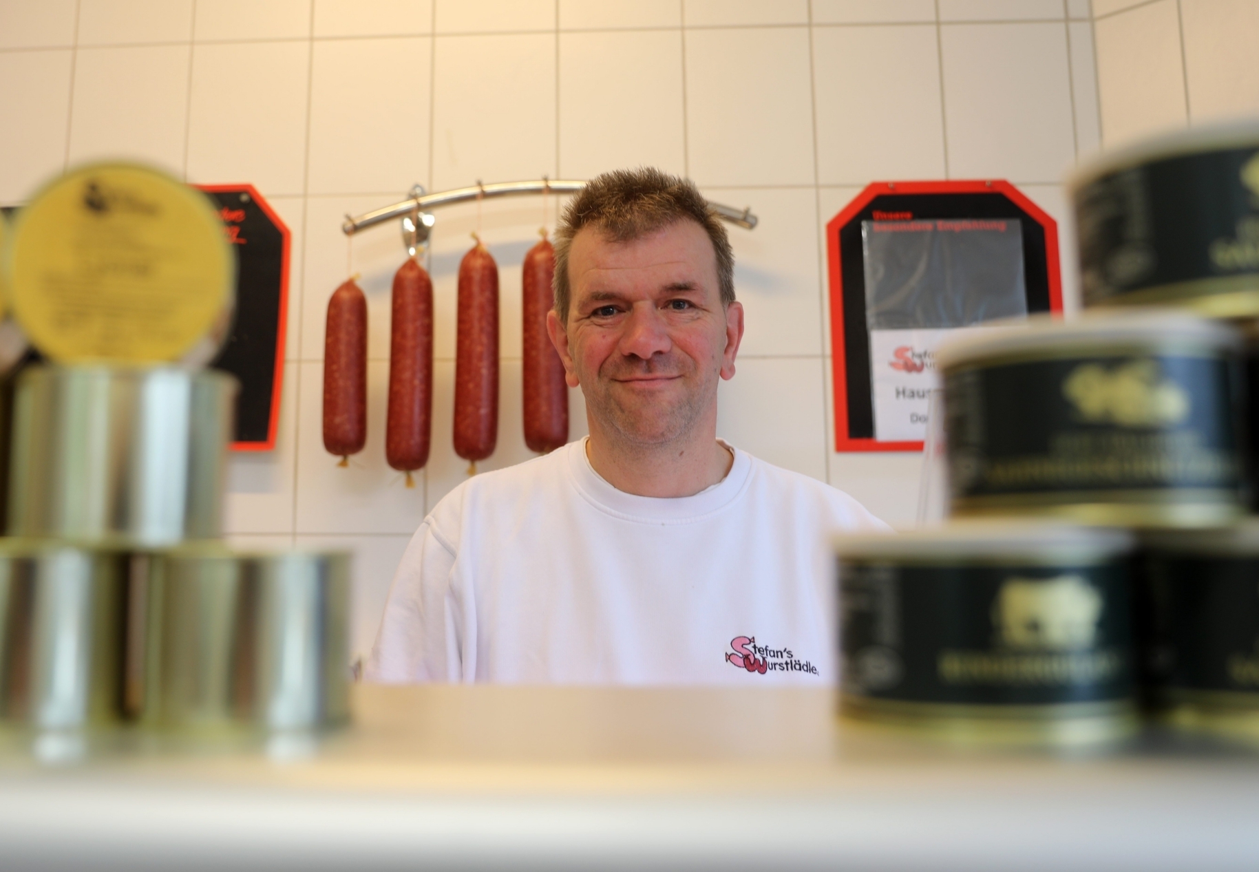 Fleisch und Strom teuer, Kunden sparen: Hegnacher Metzger Wettlaufer ...