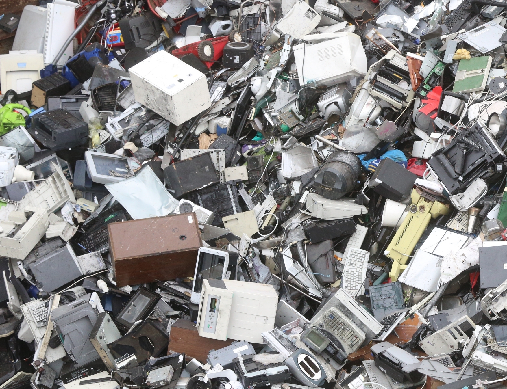 Elektroschrott: Warum gibt es im Rems-Murr-Kreis keine extra Container ...