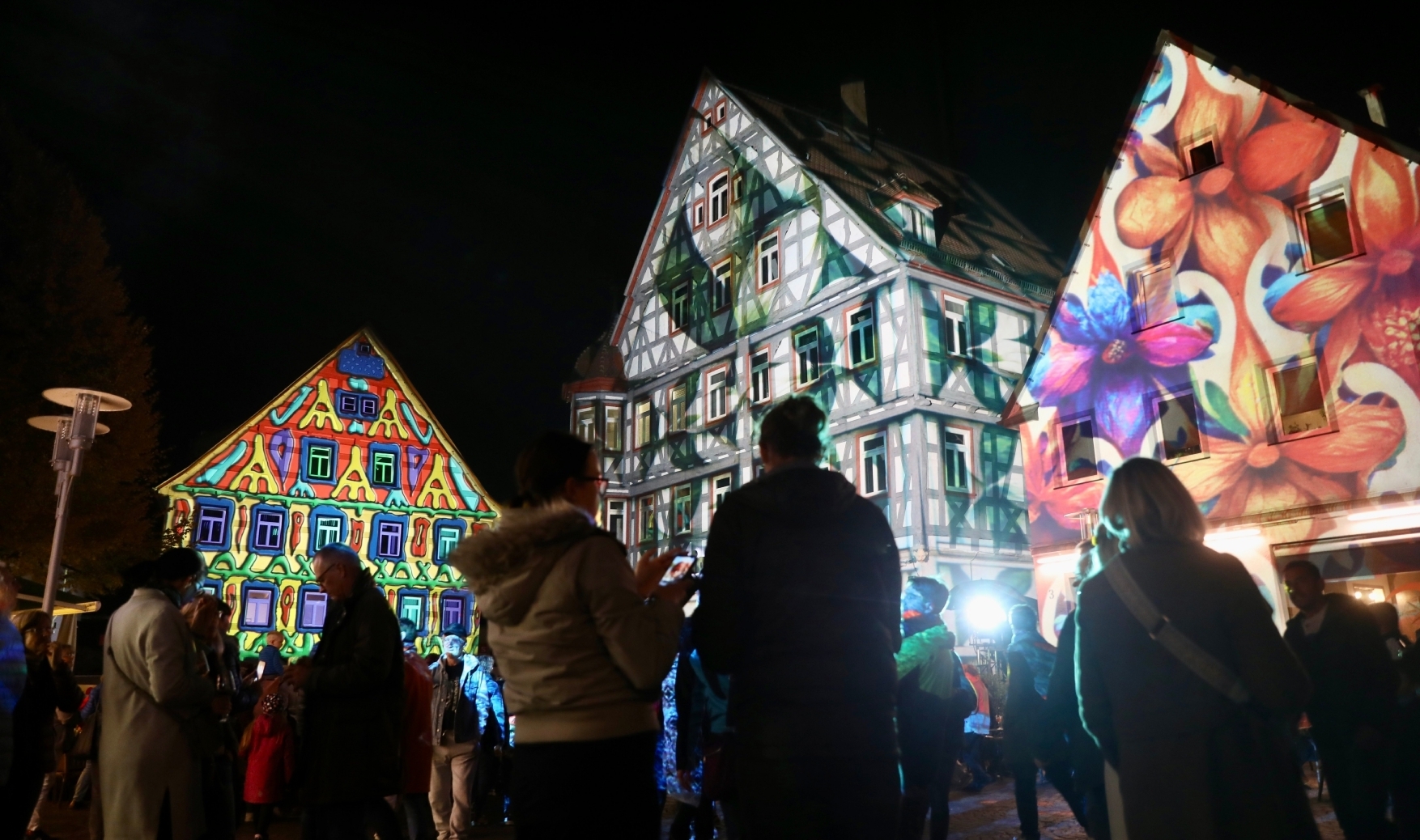 Lichterfest trotz Energiekrise: Tausende Besucher bei "Waiblingen ...