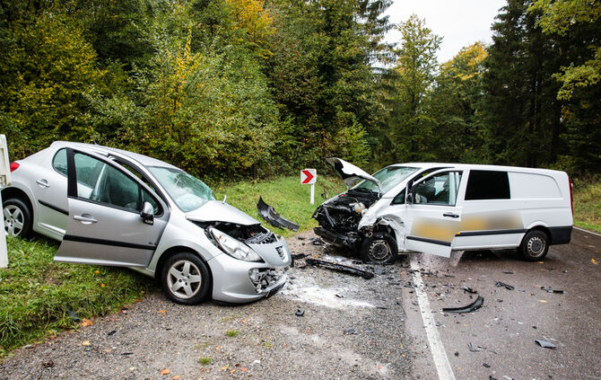 Zwei Schwerverletzte bei Frontal-Zusammenstoß zwischen Welzheim und Rudersberg - Polizeibericht ...