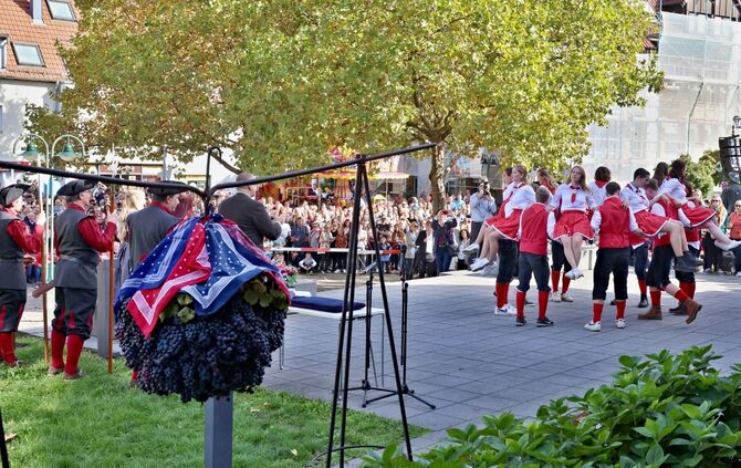Weinstadt: "Wahnsinnsstimmung" und Tausende Besucher bei der ...