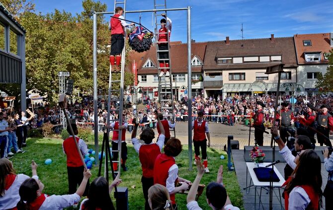 Weinstadt: "Wahnsinnsstimmung" und Tausende Besucher bei der ...