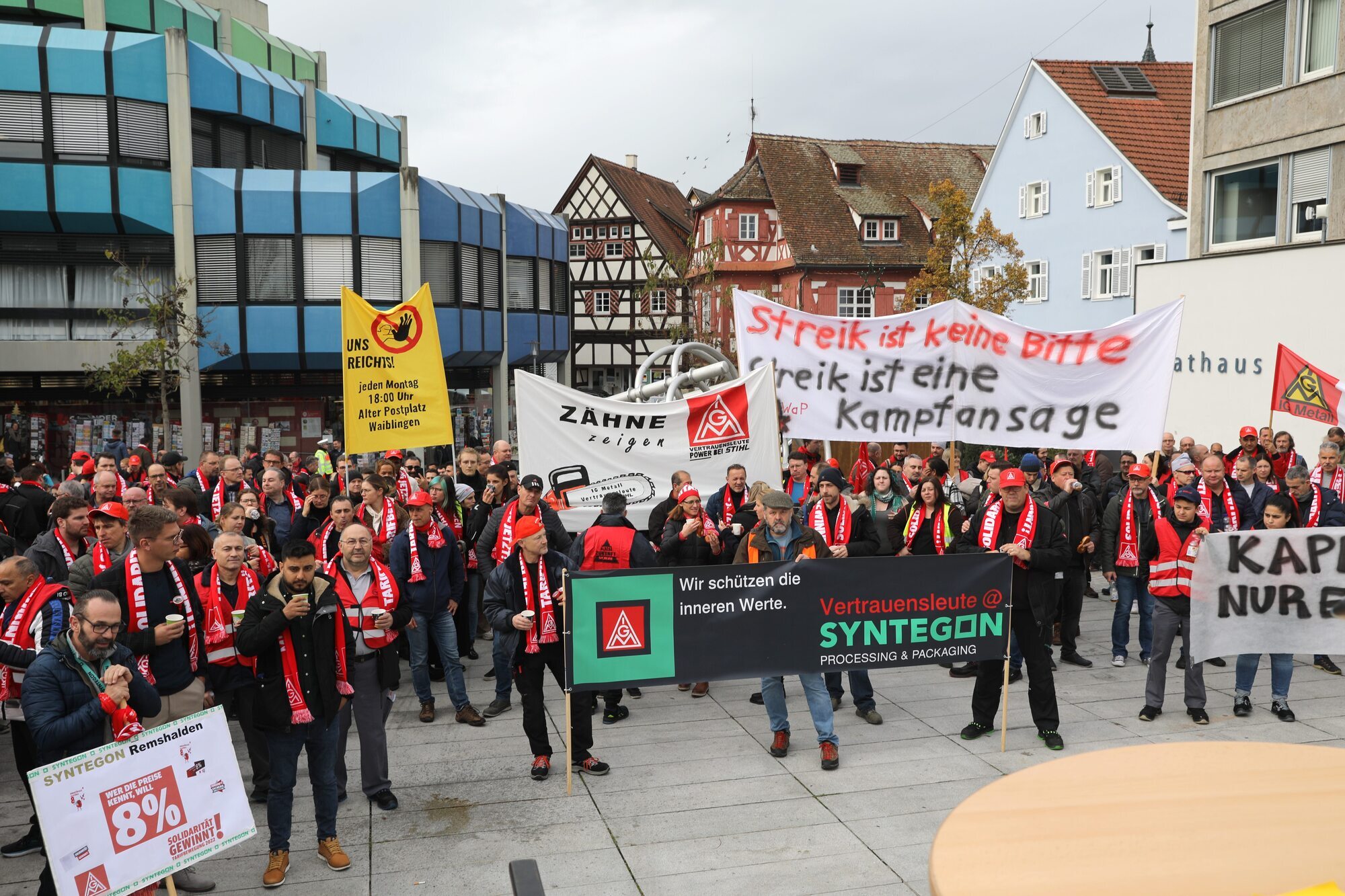 Demo in Waiblingen: Beschäftigte von Stihl, Syntegon und Co. wollen ...