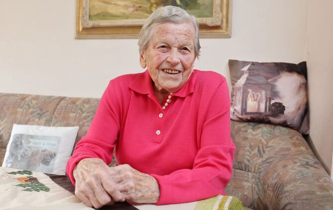 103 Jahre alt und optimistisch: Elfriede Scheyhing ist älteste ...