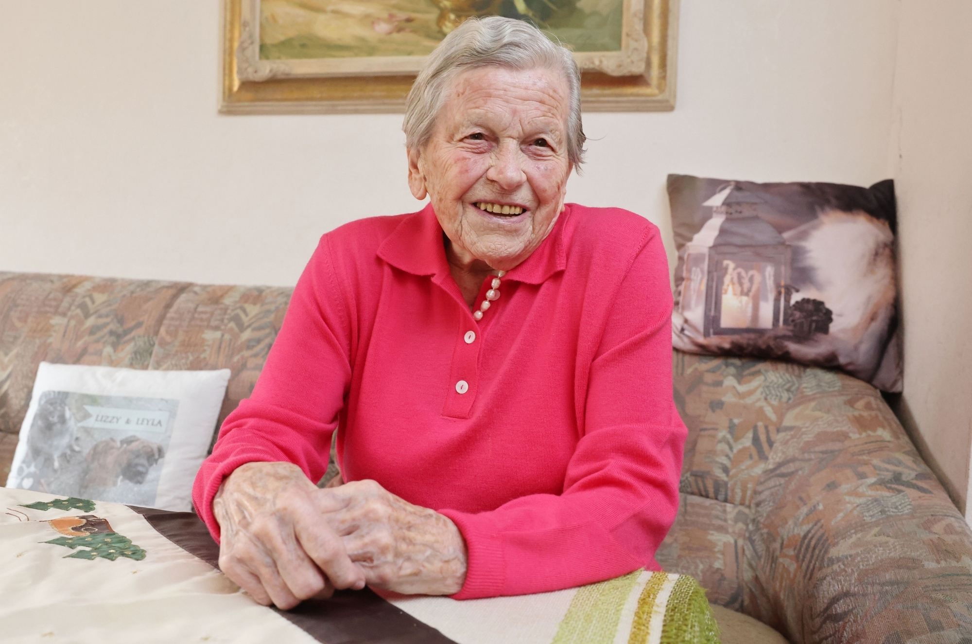 103 Jahre alt und optimistisch: Elfriede Scheyhing ist älteste ...