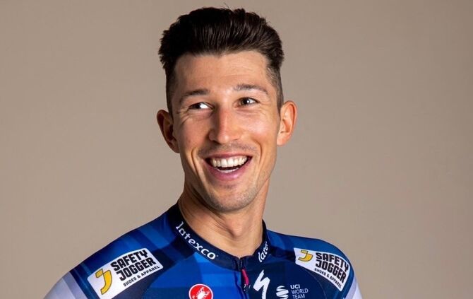 Trainingslager: Schorndorfer Radprofi Jannik Steimle schläft im ...