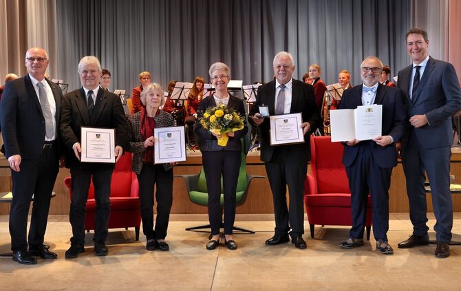 Neujahrsempfang in Remshalden: Bürgermedaillen für besonders engagierte ...