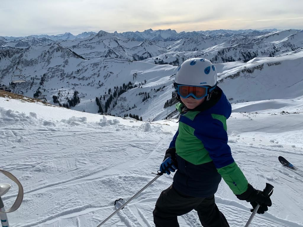 So bringt man Kindern das Skifahren bei: Tipps vom Skiclub ...