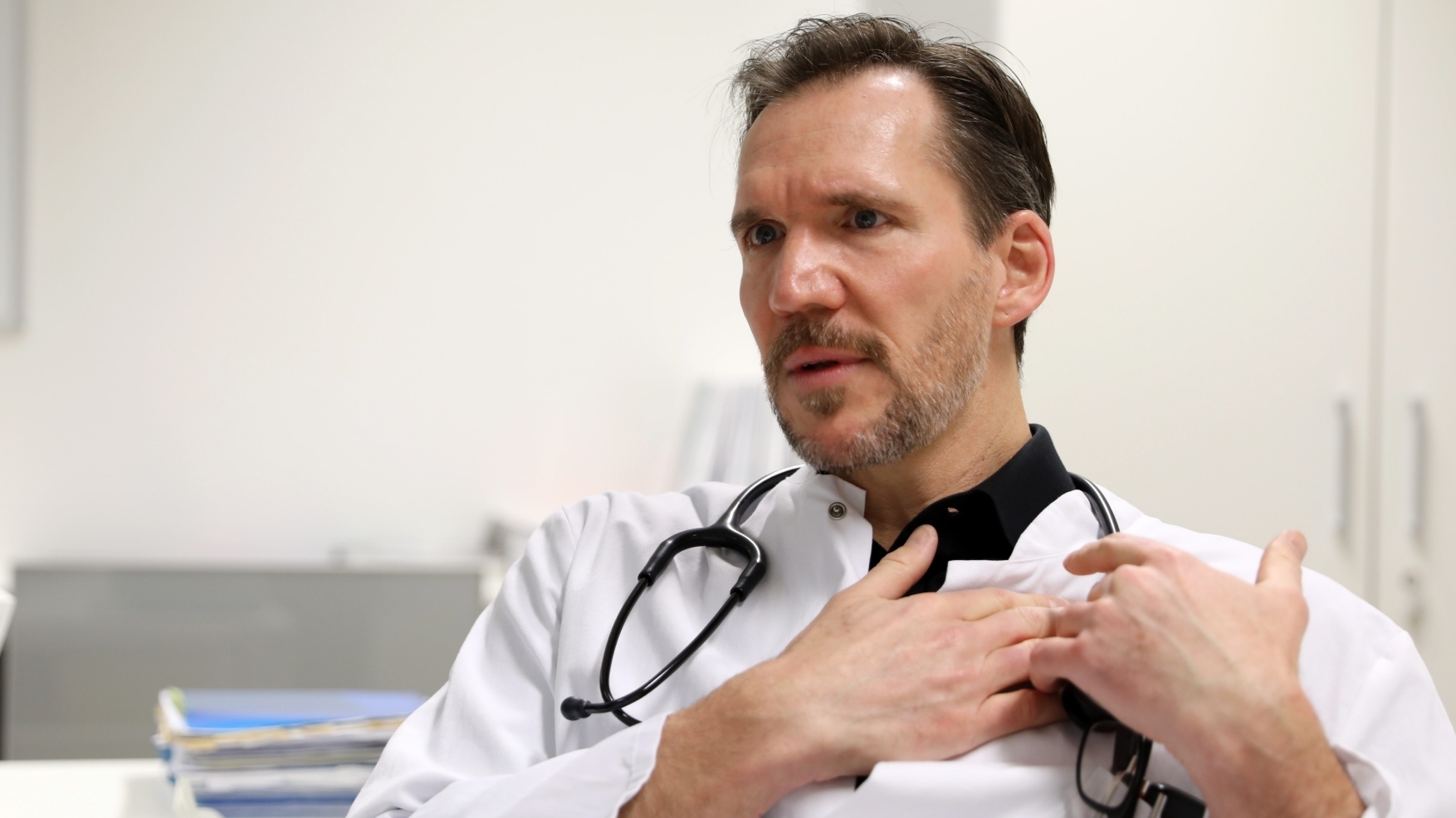 Stern zeichnet Chefarzt Dr. Ulmer der Schorndorfer Rems-Murr-Kliniken ...