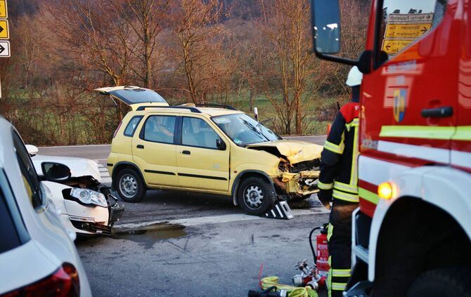 Schwerer Unfall zwischen Korb und Schwaikheim: Auto überschlägt sich ...