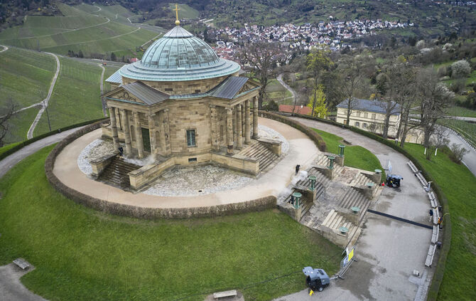 Kehrwoche der besonderen Art: Kärcher reinigt Grabkapelle auf dem ...