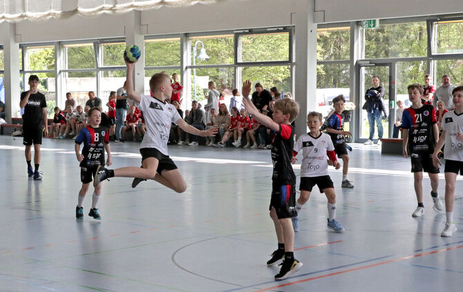 Mini-Handball-WM bei der SG Schorndorf: Das war geboten - Sport-News ...