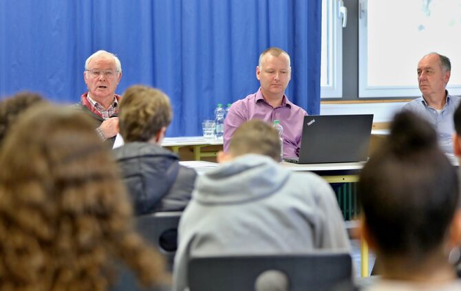 Geschichte in Kernen hautnah: So hat Anton Model seine leiblichen ...