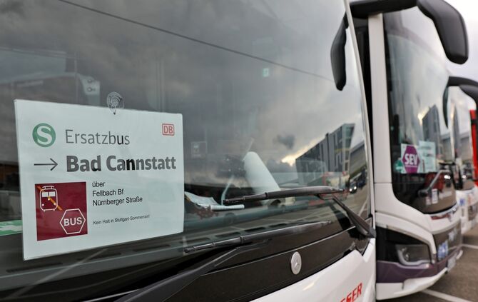 Ersatzbusse ab Waiblingen: Tücken im System – wo die DB jetzt ...