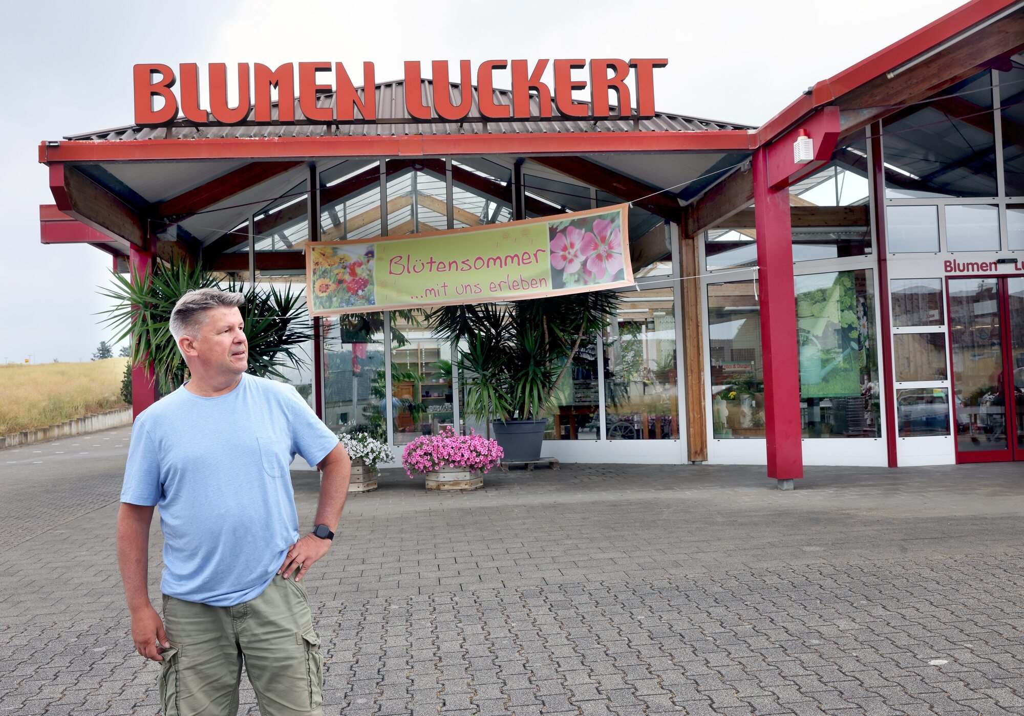 Tränenreicher Abschied steht bevor: Warum Blumen Luckert in Winnenden ...