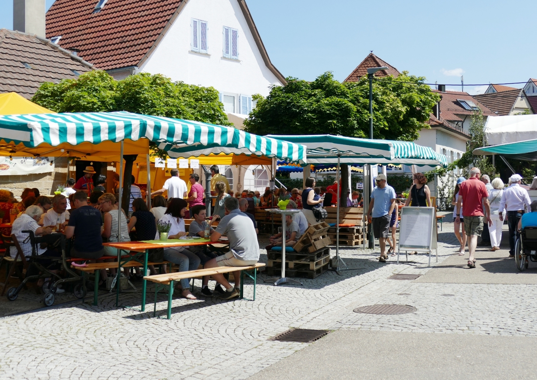 50. Straßenfest in Stetten: An drei Tagen wird rund ums Backhäusle ...