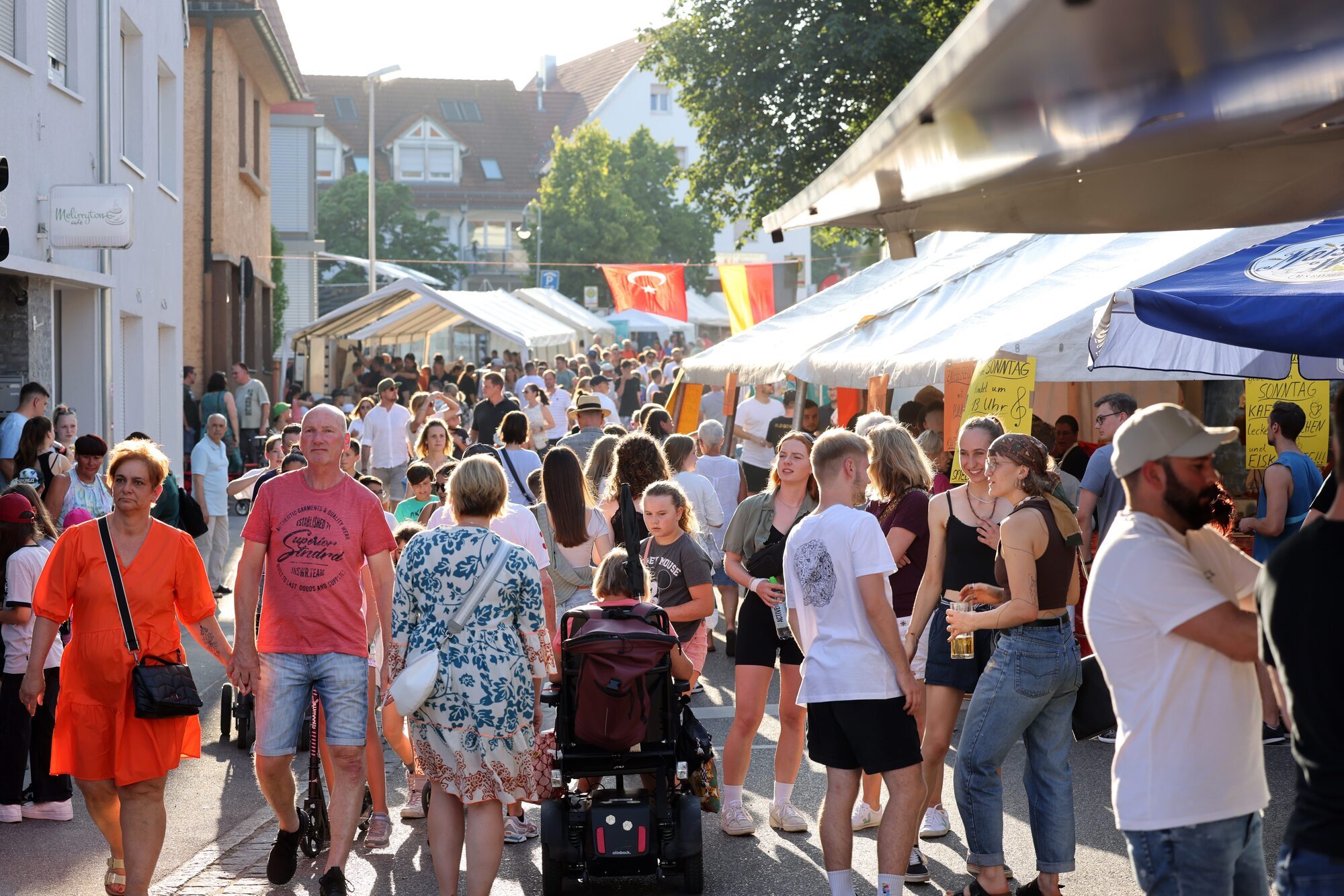 Party trotz Hitze: Schwaikheim feiert ein besonders heißes Fleckenfest ...