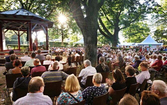 „Hoch oben, tief entspannt“: Das ist der neue Außenauftritt der Stadt ...