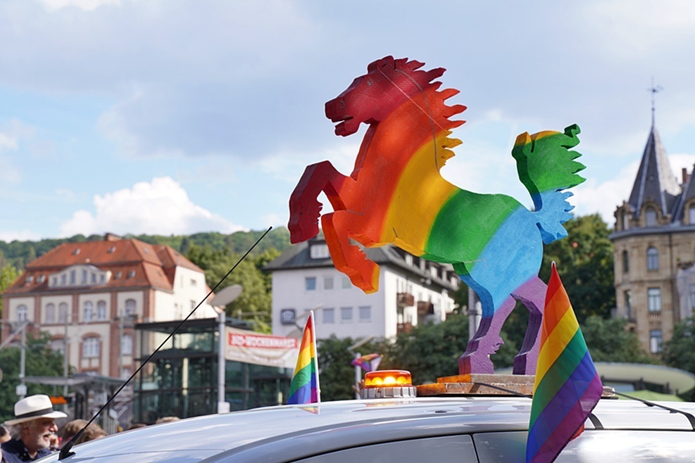 500.000 Menschen in Stuttgart erwartet: Was Sie zur CSD-Parade wissen müssen - Nachrichten aus ...