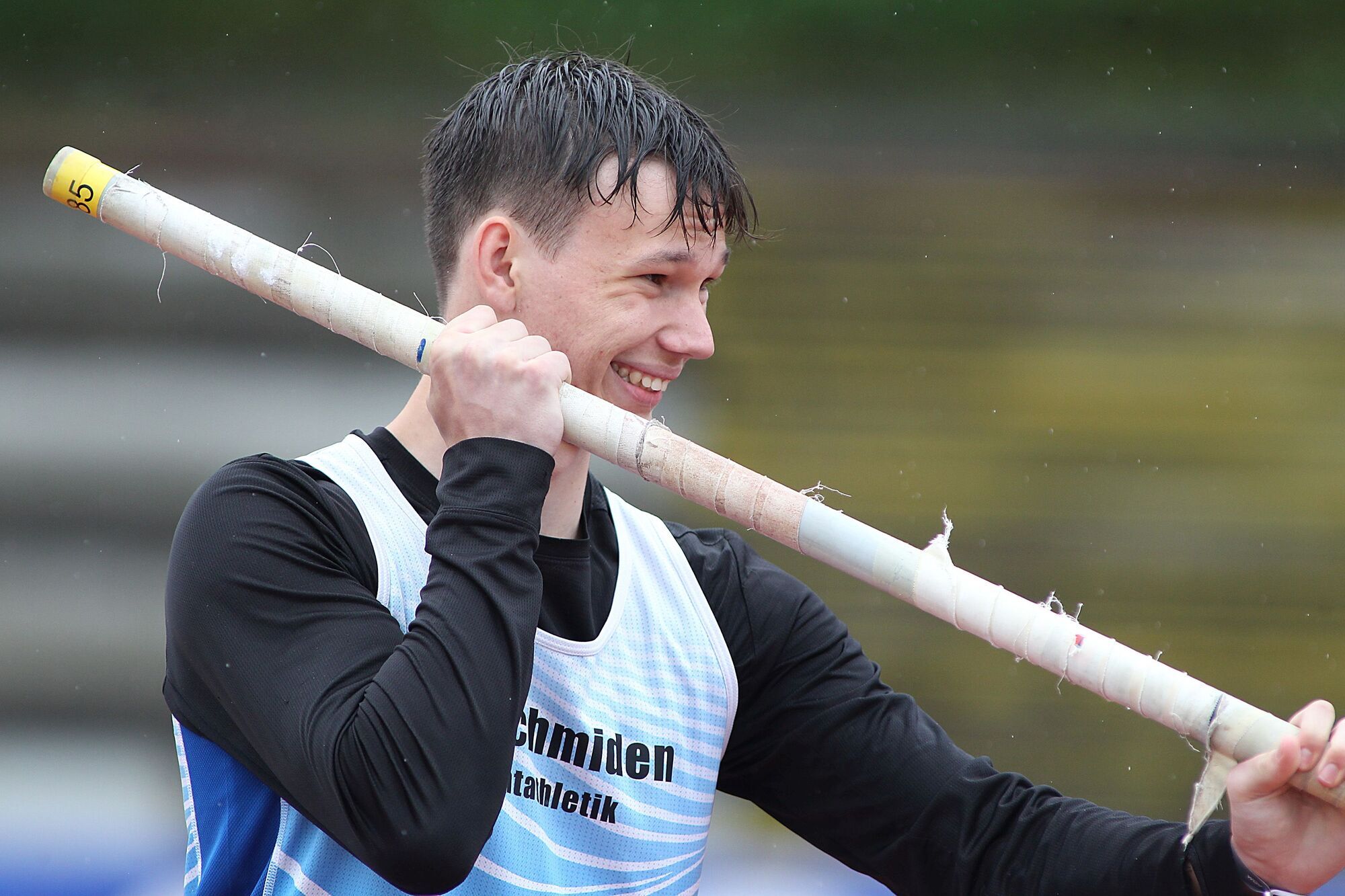 Stabhochspringer Joshua Stallbaum vom TSV Schmiden: Saison mit Höhen ...