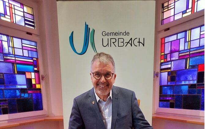 35 Jahre war er Hauptamtsleiter in Urbach: Jürgen Schunter geht in den Ruhestand - Nachrichten ...