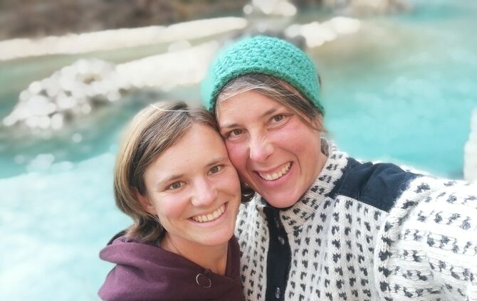 Digitale Nomadinnen im Camping-Bus: So lebt es sich auf acht ...