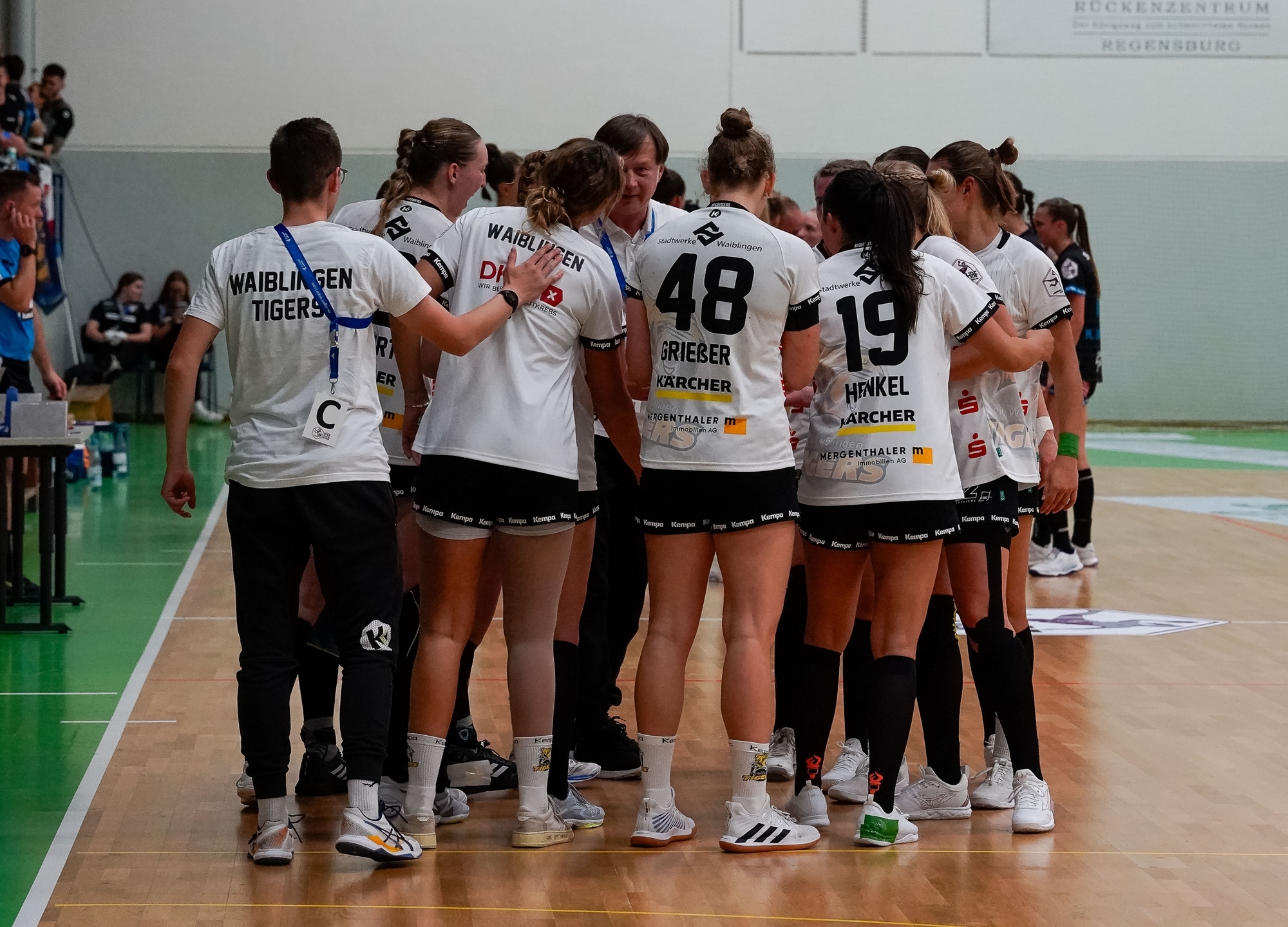 VfL-Handballerinnen geben Spiel gegen Regensburg spät aus der Hand - Sport-News aus dem Rems ...