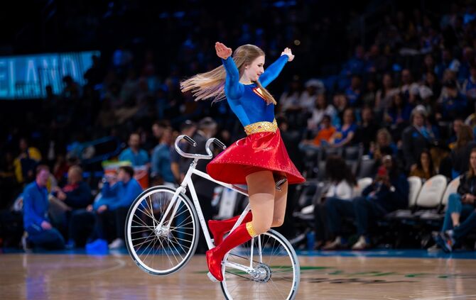 Viola Brand: Kunstradfahrerin aus Miedelsbach im Guinness-Buch der ...