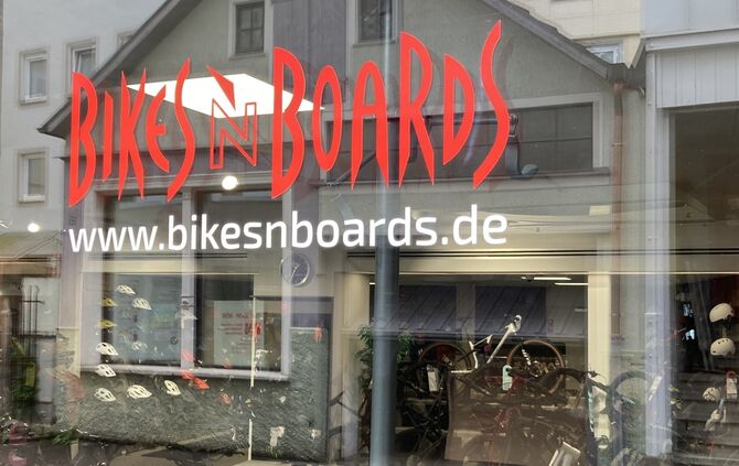 "Best Practice" bei Bikes'nBoards in Schorndorf: Fahrrad-Händler ausgezeichnet - Nachrichten aus ...