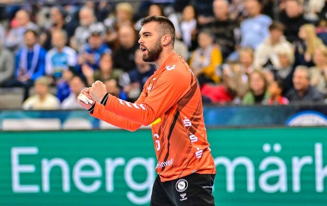 Vujovic stark: Der TVB kämpft die Recken mit 32:28 nieder - TVB Stuttgart: News aus der Handball ...