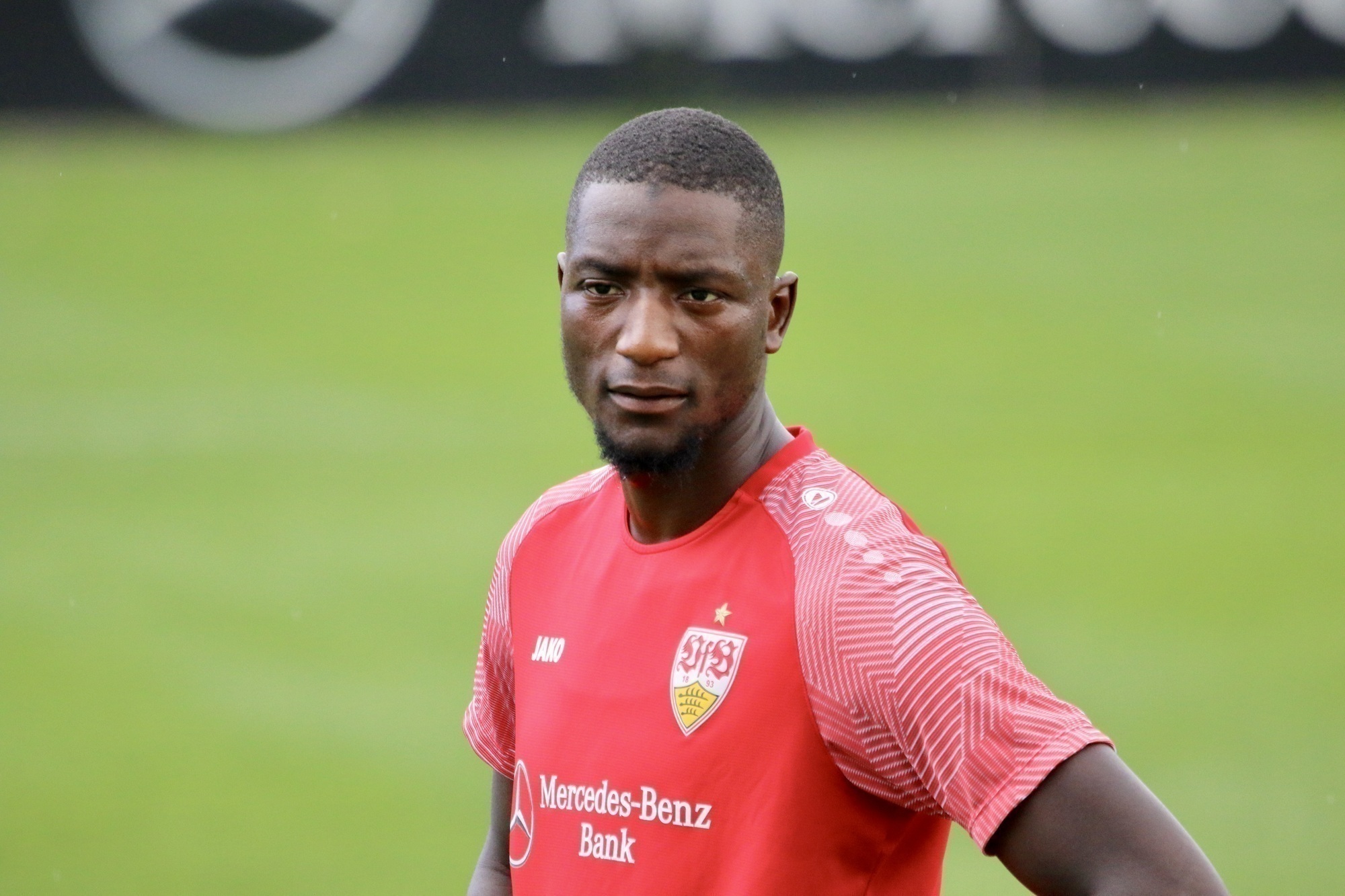 Entwarnung bei Serhou Guirassy: Verletzung des VfB-Stürmers wohl nicht ...