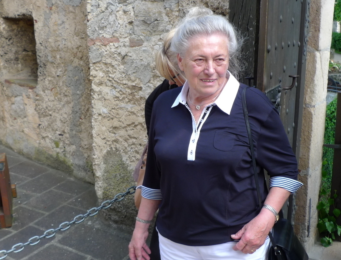 Trauer um Hedwig Jenner aus Winnenden-Bürg: Förderin von Kirchbau und ...