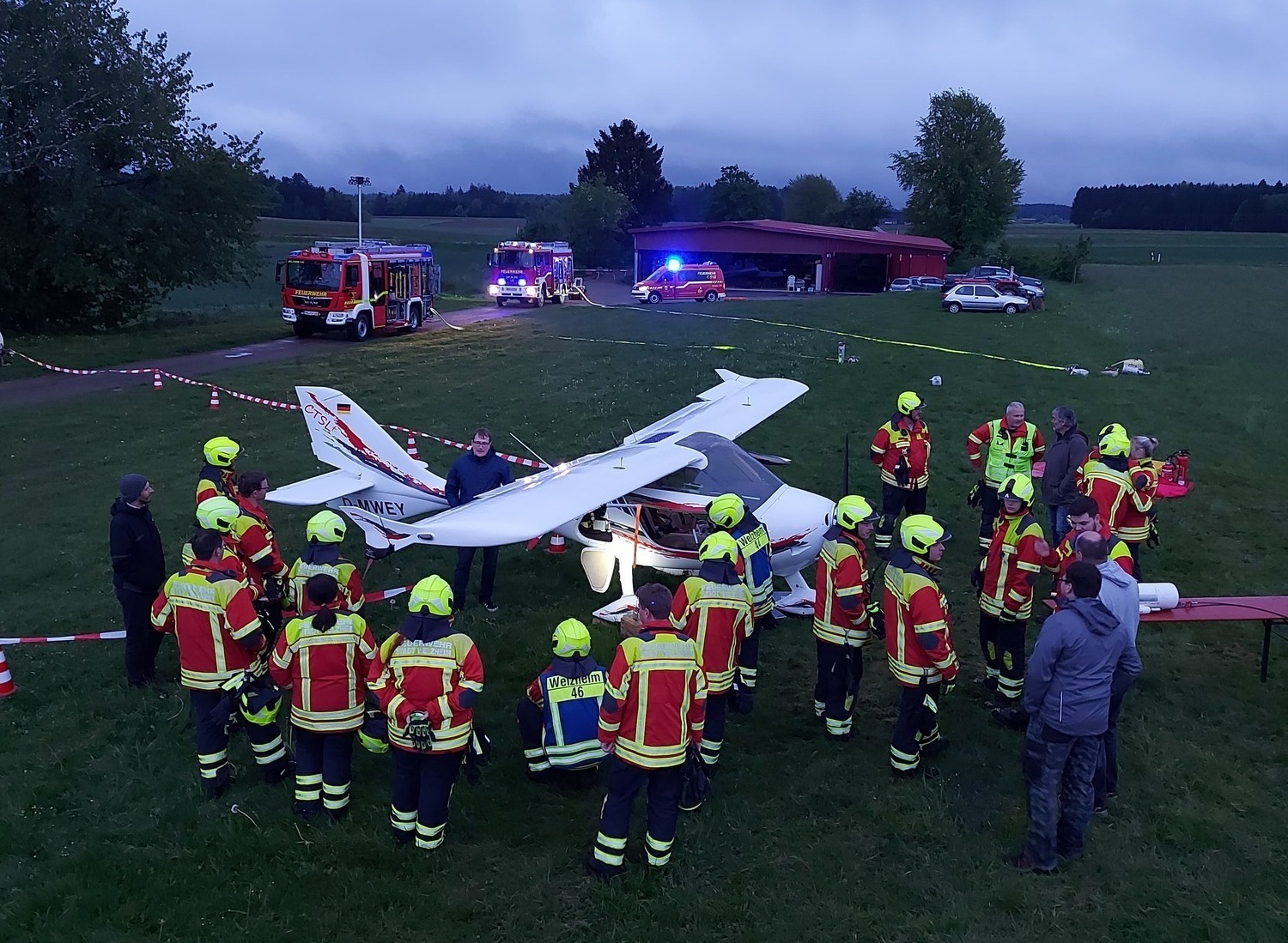 Segelflieger in Not: Feuerwehr Welzheim übt Rettungsszenario auf ...