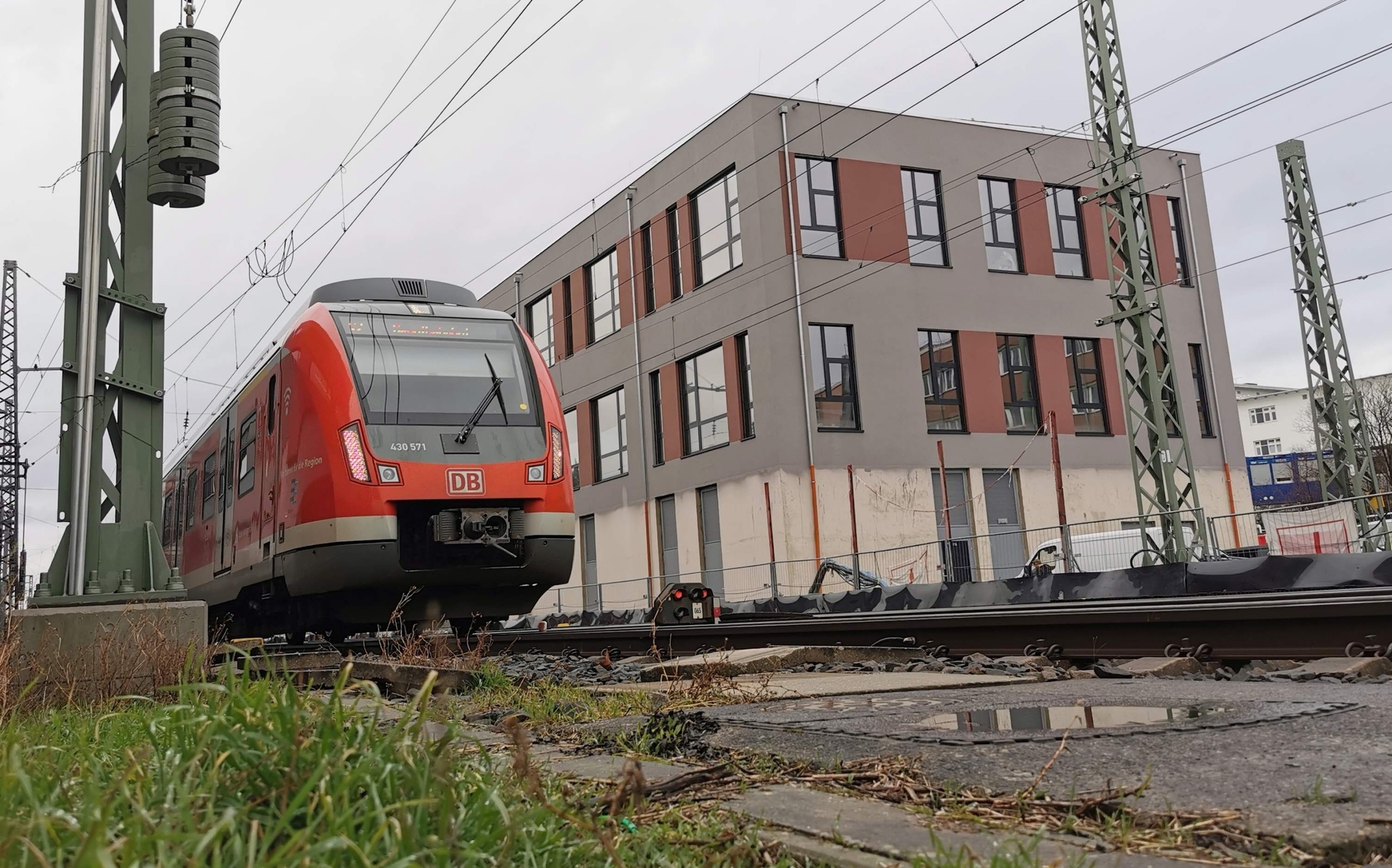 DB: Das entgleiste Bahn-Projekt - neue Abgründe beim Digitalen Knoten ...