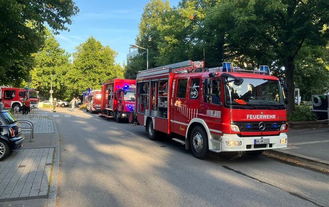 Feuerwehr Waiblingen löscht Feuer in Wohn- und Geschäftshaus am ...